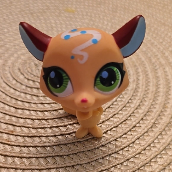 Littlest Pet Shop | Toys | Littlest Pet Shop 303 Cream Chipmunk With ...